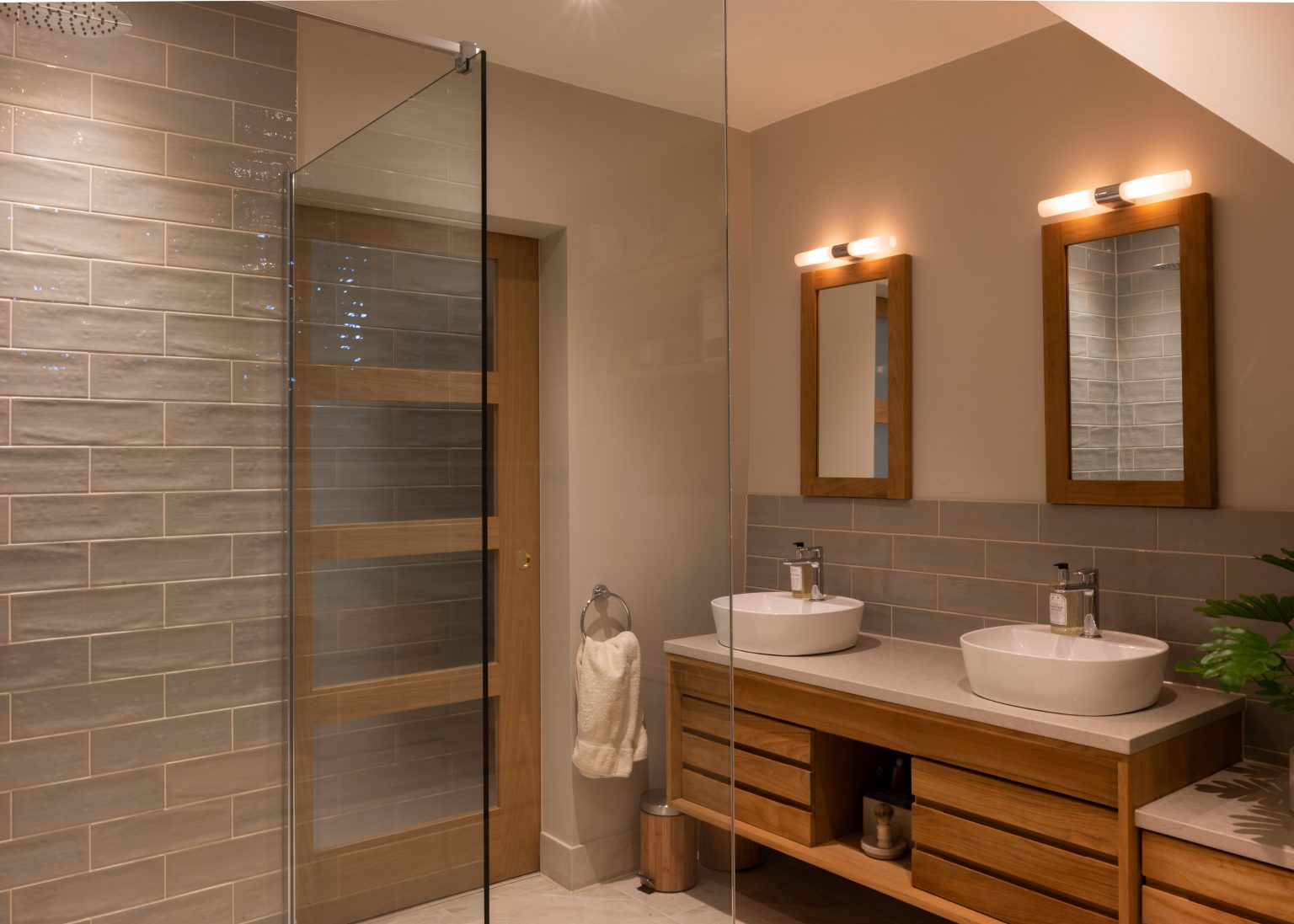 Beespoke Design – Kitchens and Bathrooms