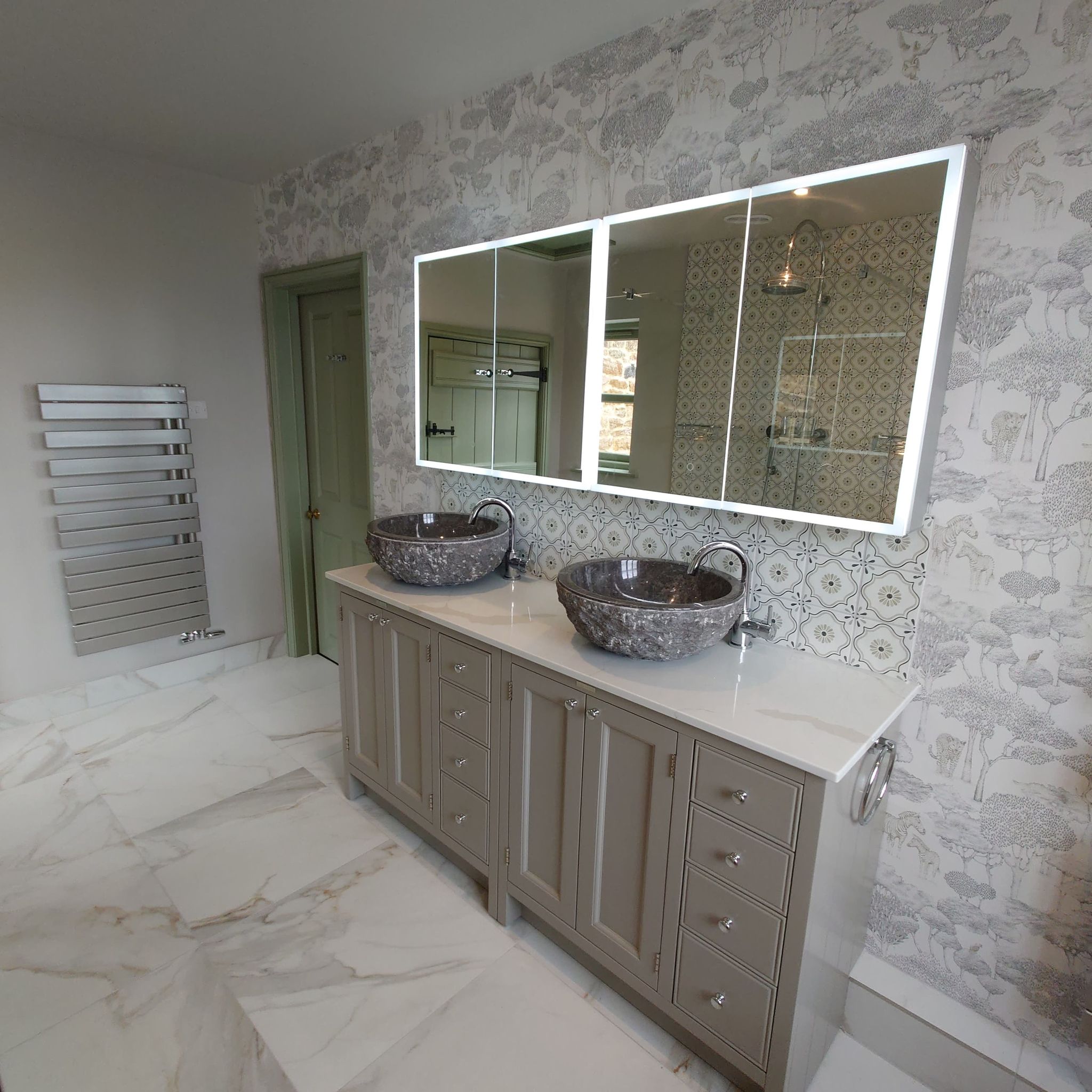 Beespoke Design – Kitchens and Bathrooms